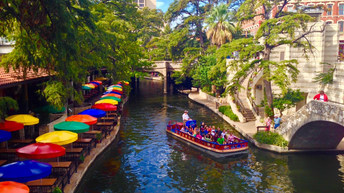 El River Walk de San Antonio se pinta de verde el día de San Patricio ...