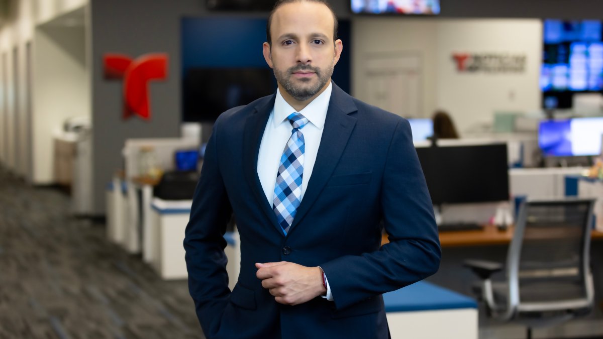Ariel Rivera Vázquez es Jefe de Meteorología de Telemundo 60 ...
