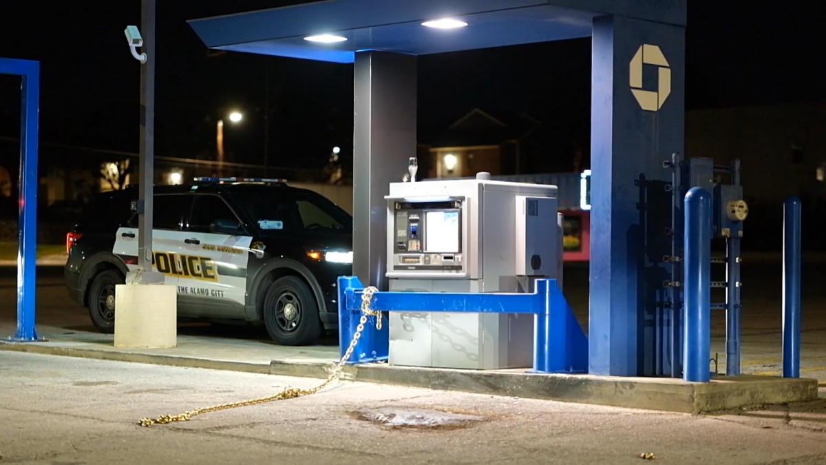 Buscan a sospechosos de intentar el robo de cajero automático en San Antonio – Telemundo San ...